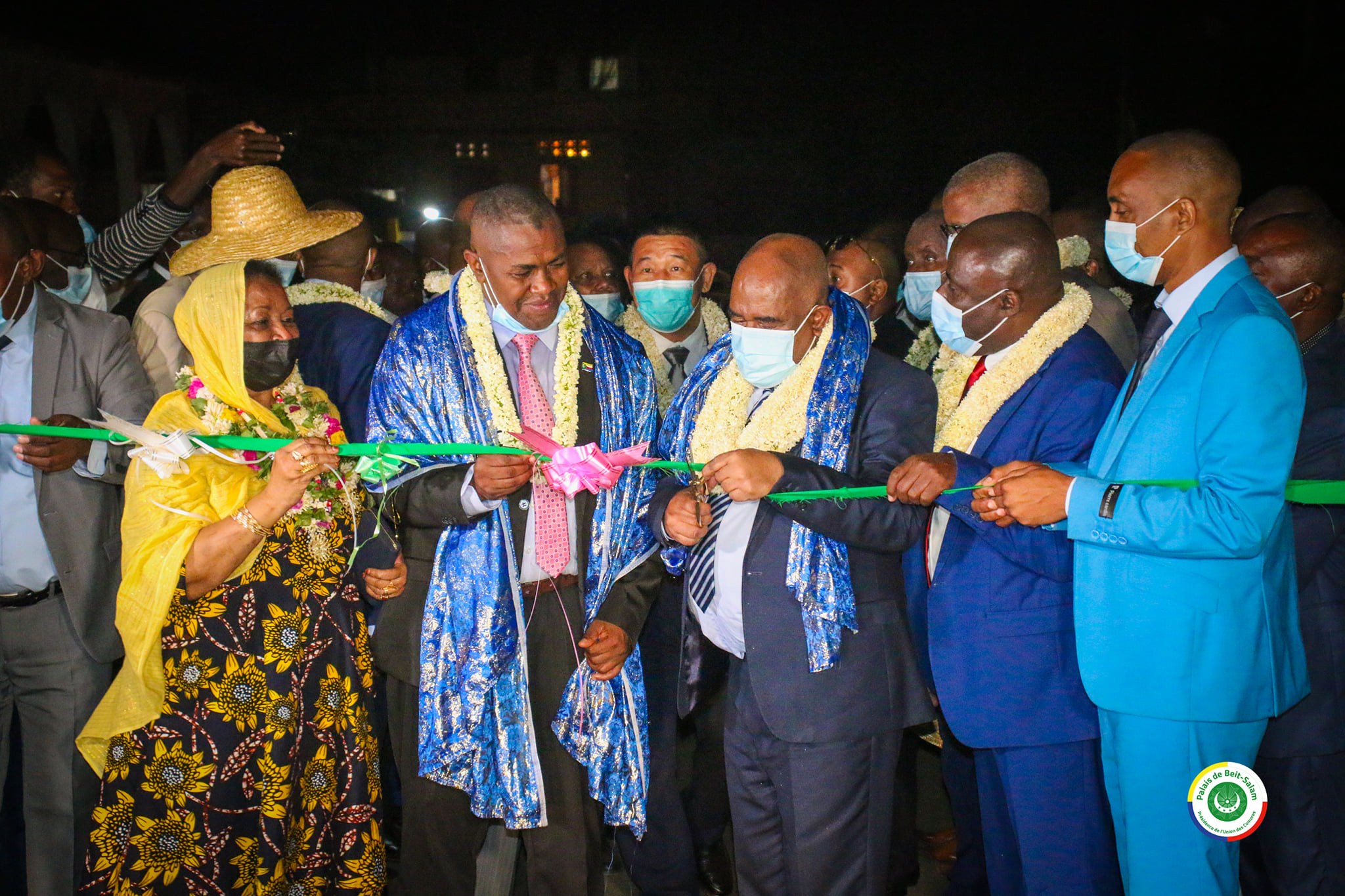 Inauguration des voiries de Fomboni : Azali inaugure les axes routiers ...